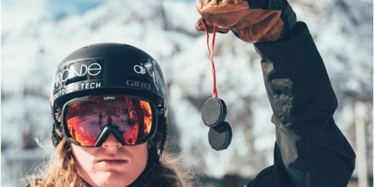 7 Best Headphones & Earbuds for Skiing (Top Picks 2022)